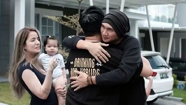 7 Potret Anji Kunjungi Sheila Marcia & Suami di Semarang, Tuai Pujian ...