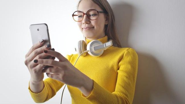 Jangan Dianggap Remeh, Ini Tiga Bahaya Blue Light Gadget ke Kulit!