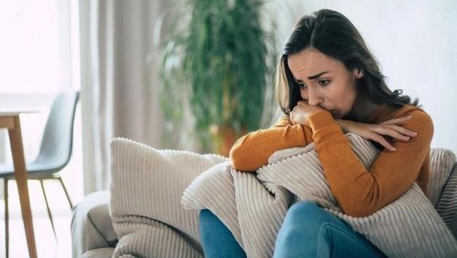 Sering Merasa Kesepian di Tengah Keramaian? 3 Hal Ini Bisa Jadi ...