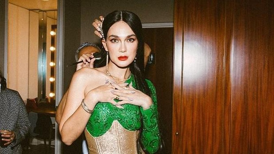 Reaksi Misterius Luna Maya soal Kemungkinan Berjodoh dengan Ariel NOAH Reaksi Misterius Luna Maya soal Kemungkinan Berjodoh dengan Ariel NOAH
