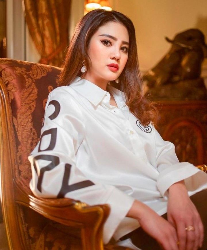 7 Potret Valencia, Putri Hary Tanoesoedibjo Kekasih Pebulutangkis Kevin Sanjaya - 5