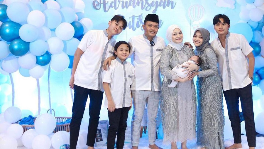 Pernah Perang Dingin dengan Anak Sule, Kini Akrab & Kirim Pesan Manis Pernah Perang Dingin dengan Anak Sule, Kini Akrab & Kirim Pesan Manis