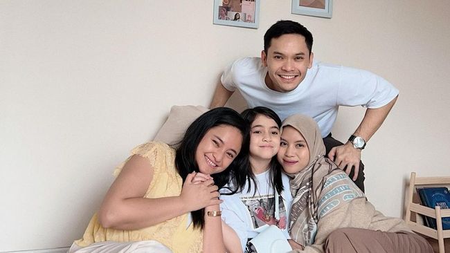 7 Potret Terbaru Marshanda bersama Ben Kasyafani dan Istri, Tetap ...
