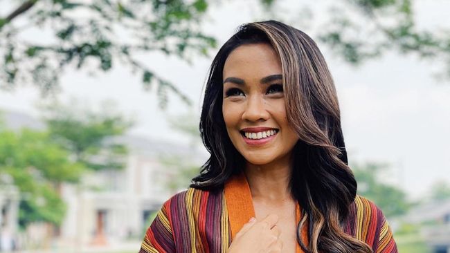 Segera Menikah, Ini Alasan Melanie Putria Undang Mantan Suami