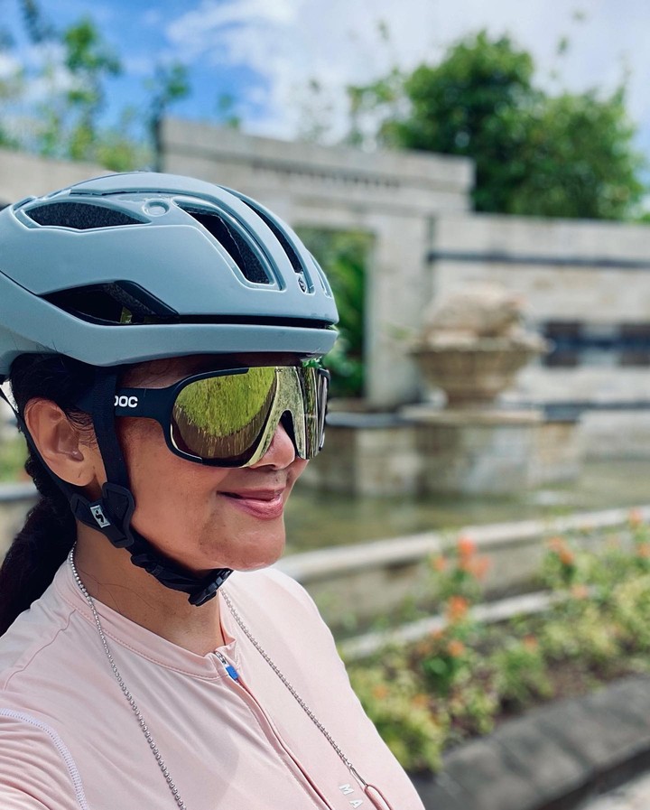 7 Potret Awet Muda Bella Saphira di Usia 48 Tahun, Tetap Bugar dengan ...