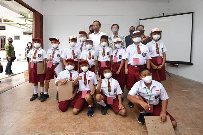 Aturan Terbaru Seragam Sekolah SD hingga SMA, Catat Warna hingga Modelnya Aturan Terbaru Seragam Sekolah SD hingga SMA, Catat Warna hingga Modelnya