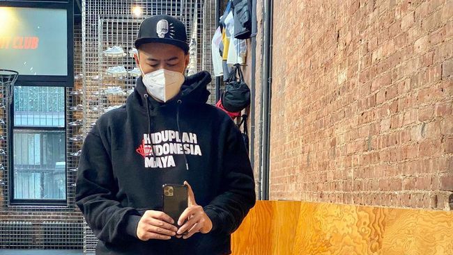 Pandji Pragiwaksono Sindir Alasan Kaesang Pangarep & Erina Naik Jet Pribadi