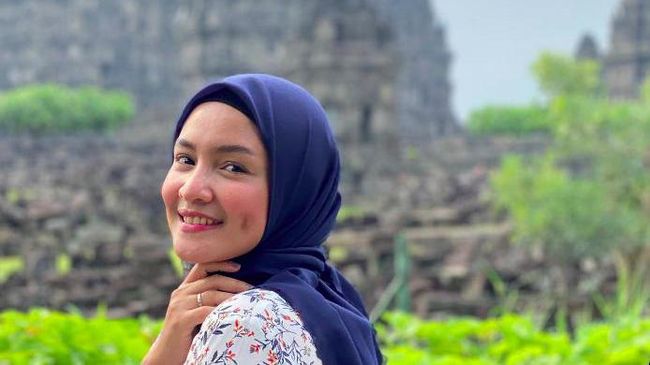 Lama Tak Terdengar, Ini 7 Potret Terbaru Intan Nuraini yang Kini Punya ...