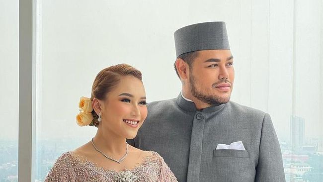 Ivan Gunawan Bikin Pangling di Pernikahan Adik Ayu Ting Ting, Terlihat ...