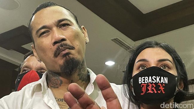 Jerinx Bebas dari Penjara, Langsung Mau Melukat Jerinx Bebas dari Penjara, Langsung Mau Melukat