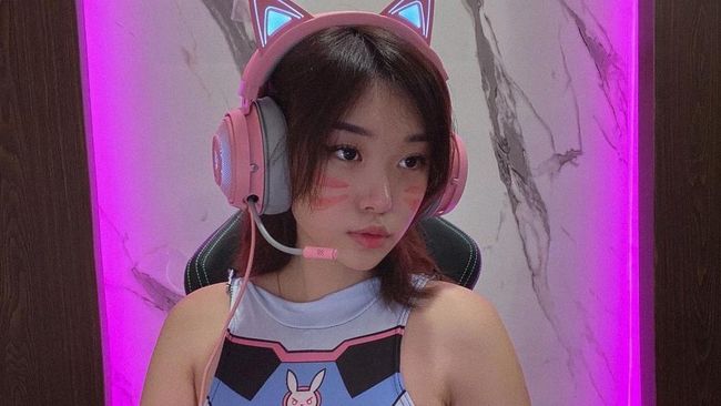 Cute dan Memesona, Ini Potret Gaya Livy Renata Saat Main Game