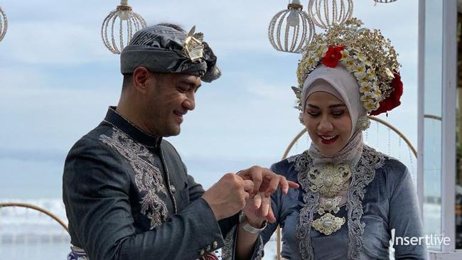 Sah! Venna Melinda & Ferry Irawan Resmi Jadi Suami Istri Sah! Venna Melinda & Ferry Irawan Resmi Jadi Suami Istri
