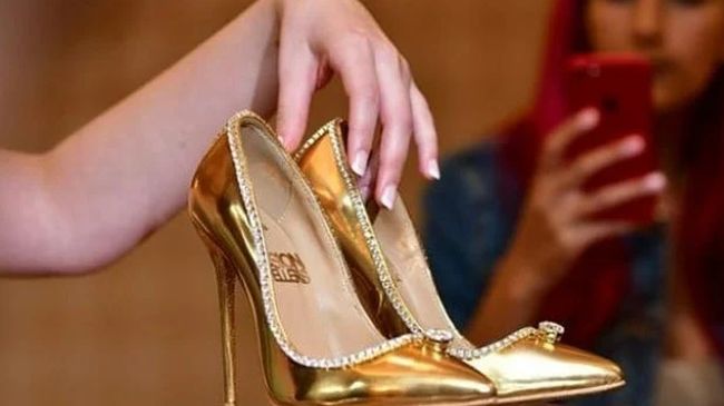 Hanya untuk Crazy Rich, Ini Deretan Sepatu Termahal di Dunia! Bisa ...