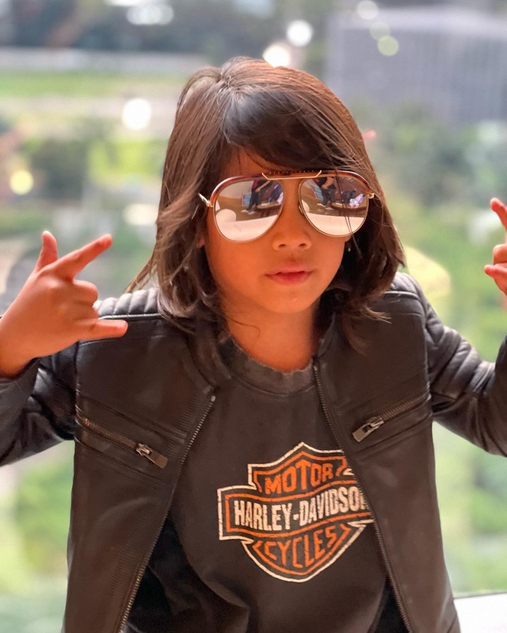 7 Potret Kece Judeo Putra Judika dan Duma Riris, Gayanya Rocker Abis! - 2