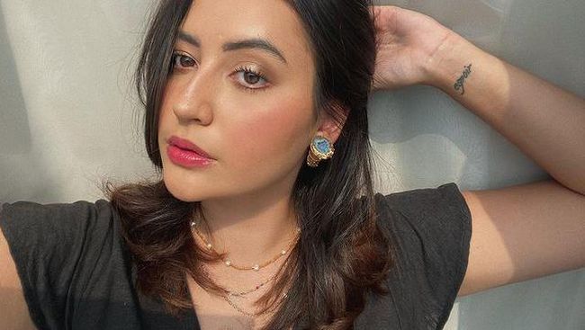 7 Potret Selebgram Mutiara Hazle Pacar Bio One yang Dikabarkan Putus ...
