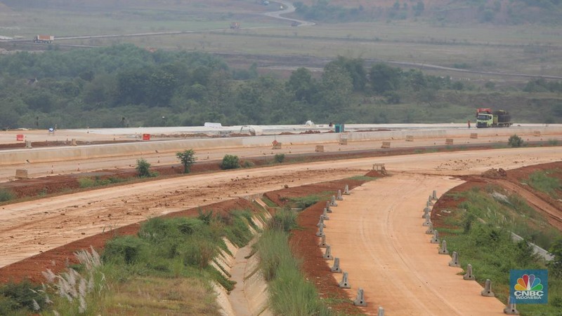 7 Penampakan Tol Jakarta-Cikampek 'Terbelah' Jadi Dua - Foto 1