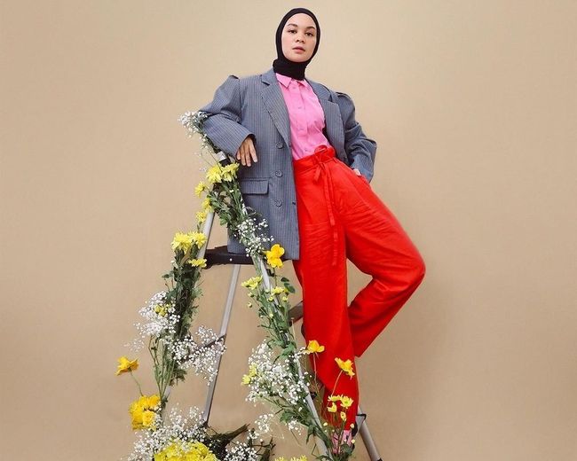 Bukber dengan Dress Code Warna Cerah? Gaya Tantri Namirah Bisa Banget ...