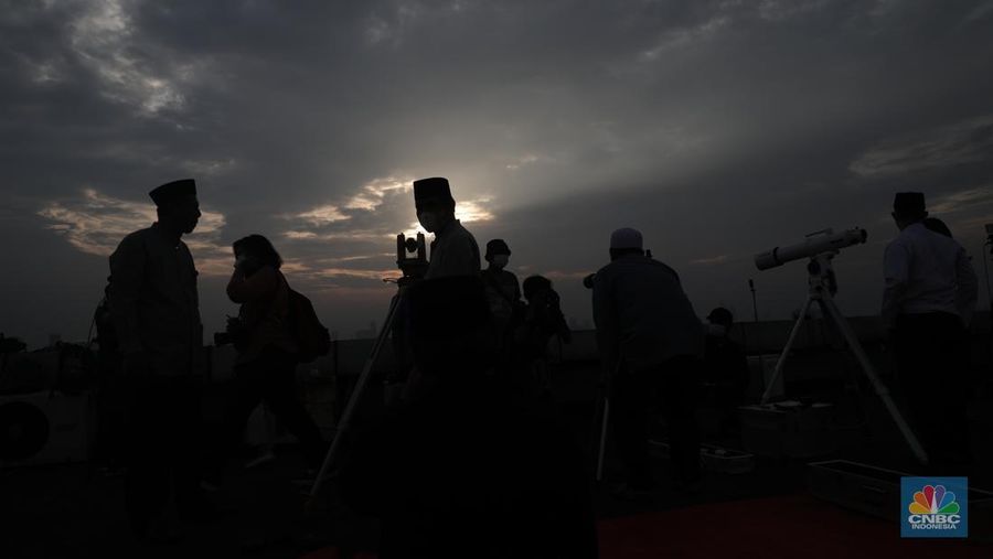 Penentuan 1 Ramadan Pakai Metode Hisab & Rukyat, Apa Bedanya?