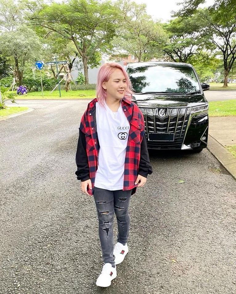 Aming Ngaku Queer, 7 Potret Terbaru Evelyn Sang Mantan Istri Jadi ... Aming Ngaku Queer, 7 Potret Terbaru Evelyn Sang Mantan Istri Jadi ...