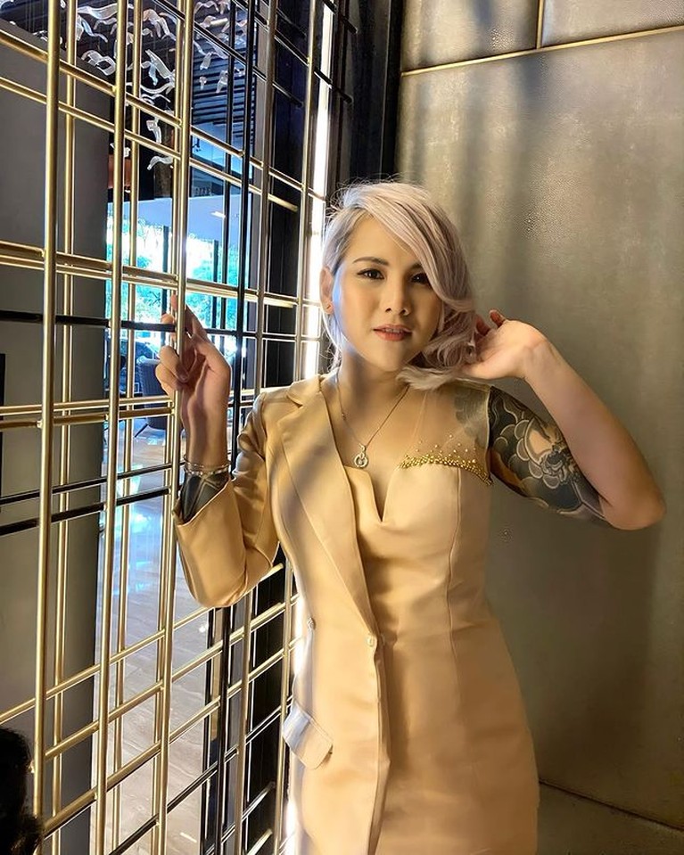 Aming Ngaku Queer, 7 Potret Terbaru Evelyn Sang Mantan Istri Jadi ... Aming Ngaku Queer, 7 Potret Terbaru Evelyn Sang Mantan Istri Jadi ...