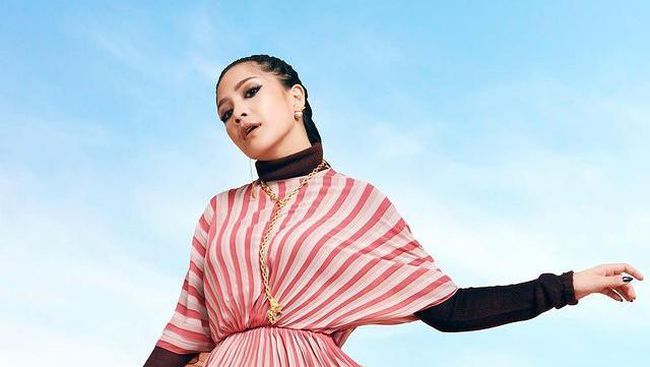 Nagita Slavina Bongkar Isi Amplop THR Rafathar & Rayyanza, Netizen Iri