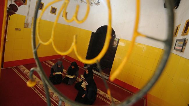 Profil Ning Imaz Lirboyo, Ustazah NU yang Dihina Eko Kuntadhi Profil Ning Imaz Lirboyo, Ustazah NU yang Dihina Eko Kuntadhi