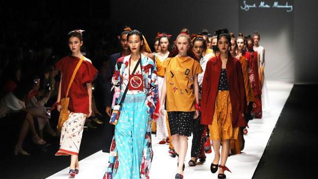 Deretan Brand Lokal dengan Koleksi Baju Etnik Modern, Trendi dan Menarik!