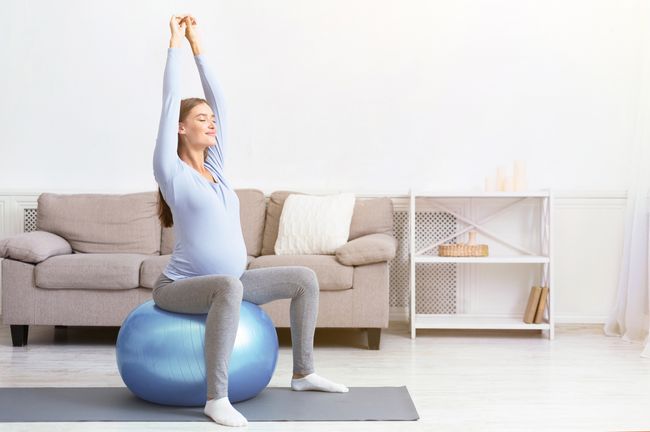 6 Cara Manfaatkan Birthing Ball untuk Mempercepat dan Kurangi Nyeri ... 6 Cara Manfaatkan Birthing Ball untuk Mempercepat dan Kurangi Nyeri ...
