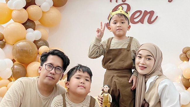 Ririe Fairus & Ayus Kompak Rayakan Ultah Anak Meski Sudah Setahun Cerai