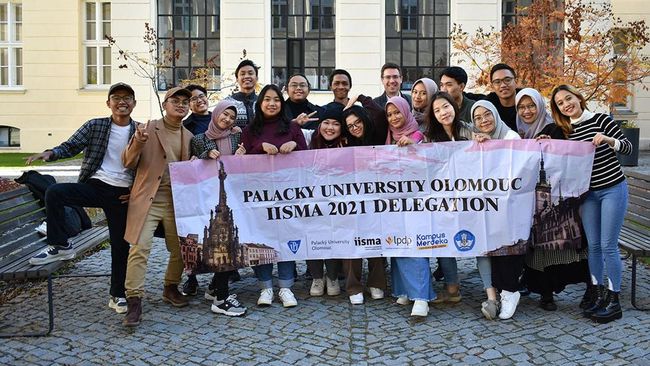 Lagi Ramai Dibahas, Kenalan dengan Program IISMA Untuk Mahasiswa ...