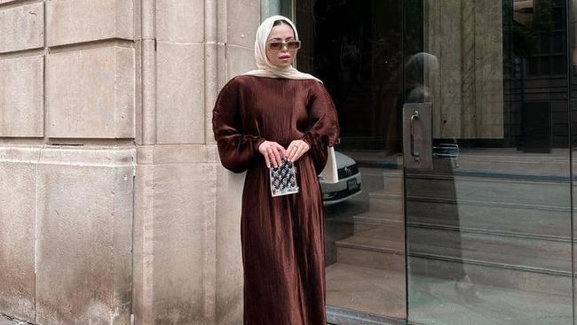 Jenis-jenis Model Gaun Satin untuk Tampilan yang Elegan ke Pesta