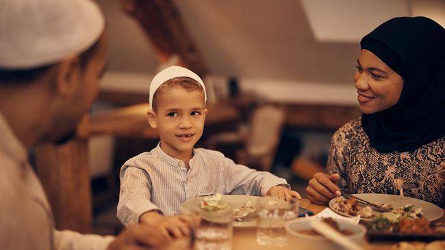 Perlukah Anak yang Belajar Puasa Diberikan Vitamin Tambahan?