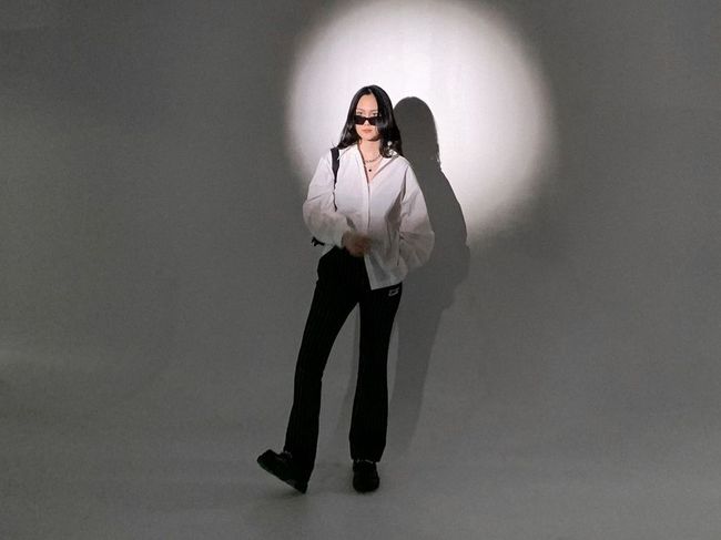 Inspirasi Gaya Formal yang Edgy ala Bella Clarisa! Cocok untuk Tampil ...