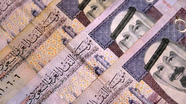 Apakah di Saudi Ada Tradisi Bagi-bagi Uang 'Angpau' dan THR Idulfitri?