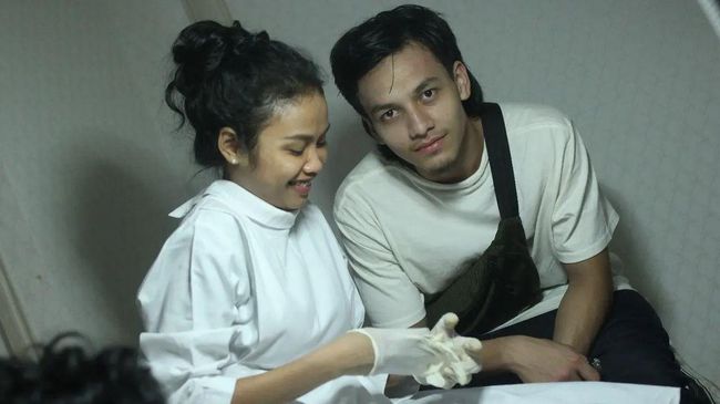 6 Potret Dea Panendra, Beradegan Intim Selama 1 Jam dengan Jefri Nichol ...