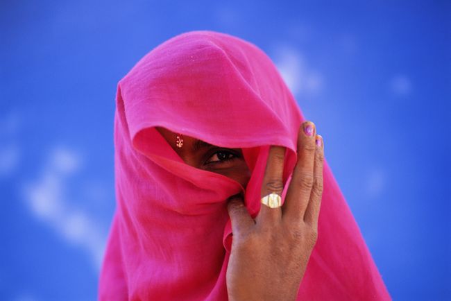 Demi Hidupi Anak Dan Terhindar Dari Pelecehan Perempuan Ini Menyamar