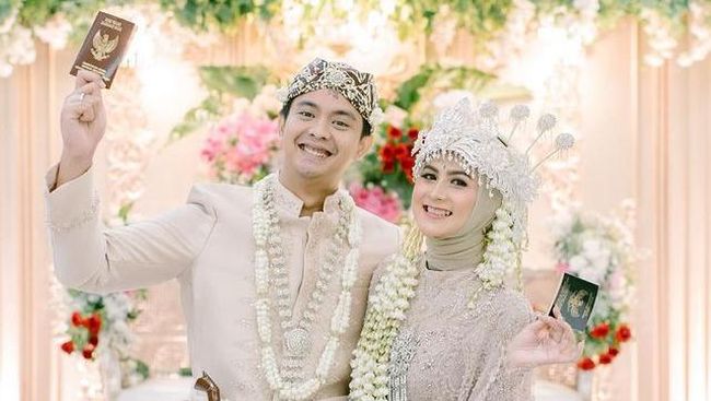 8 Momen Bahagia Pernikahan Adi Sastro Eks Glenca Chysara 'Ikatan Cinta ...