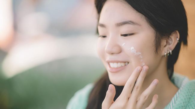Biar Nggak Salah Simak Urutan Skincare Di Pagi Hari Yang Benar Berikut