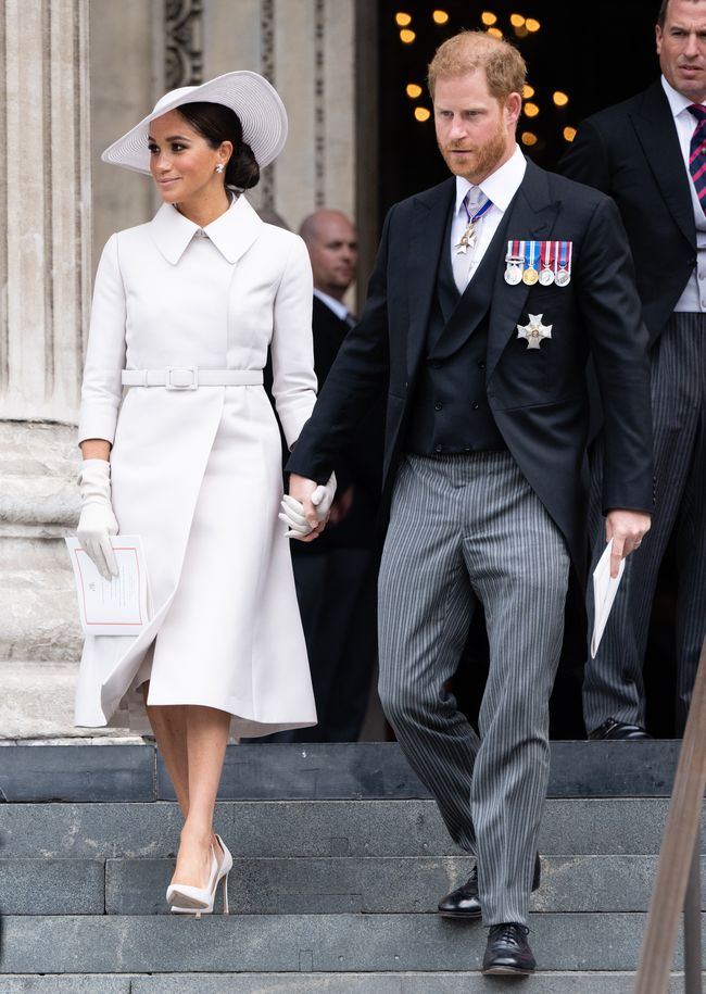 Selalu Kompak Intip Deretan Gaya Stylish Meghan Markle Dan Pangeran Harry