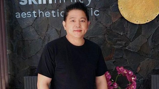 8 Potret Terbaru Steven Rumangkang yang Hampir Menikah dengan Angelina ...