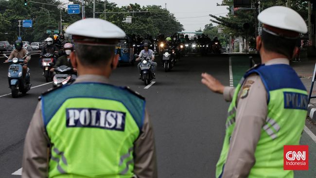 Polisi Lakukan Tilang Manual saat Operasi Patuh Jaya 2024