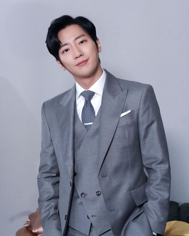 5 Drama Korea yang Dibintangi Lee Sang Yeob Selain Eve