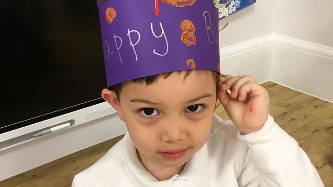 Tak Diakui Anak oleh Sultan Kelantan, Putra Miss Moscow Rayakan Ultah ...
