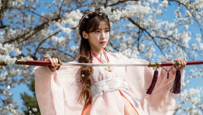 Potret Transformasi Choi Arin, Makne Girl Group Oh My Girl dan Cast di ...
