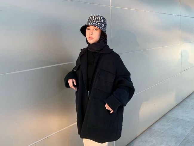 Intip OOTD Hijab Cewek Mamba ala Intan Khasanah