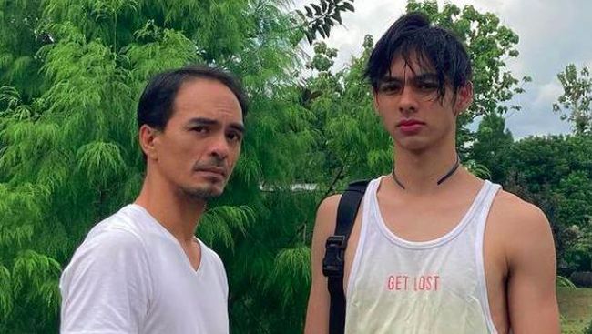 Portrait of Attar Syach and the Son, who is now an actor, both handsome ...