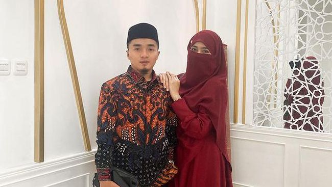 9 Potret Bahagia Taqy Malik Eks Suami Salmafina dengan Istri Tercinta ...