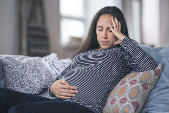 Eklamsia: Pengertian, Penyebab & Bedanya dengan Preeklamsia