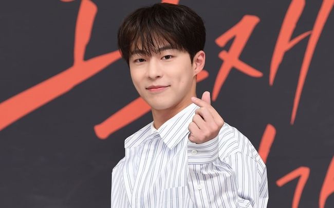 5 Fakta Menarik Bae In Hyuk, Aktor Spesialis Jadi 'Sunbae' Kuliahan ...