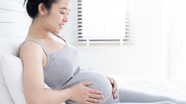 Pantangan Ibu Hamil 4 Bulan: Makanan dan Posisi Tidur
